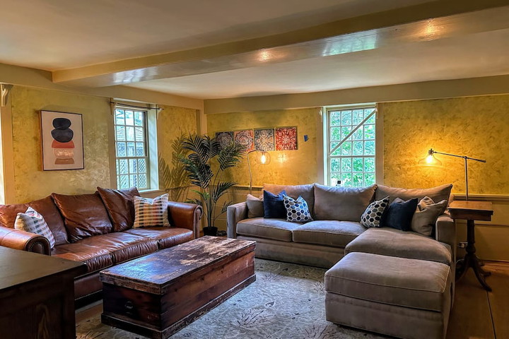 Authentically Restored Historic Farmhouse On 96 Acres! - Colchester, CT