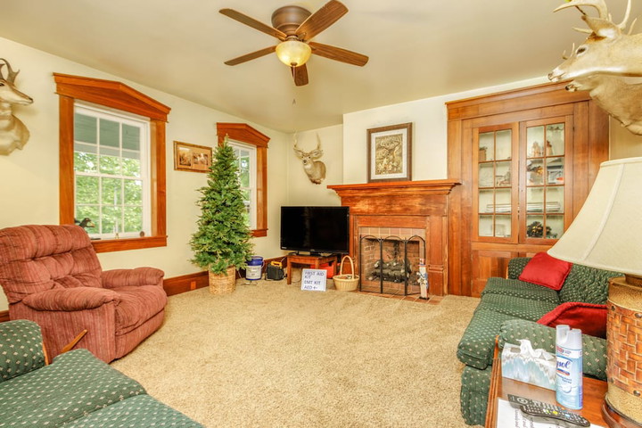 Wild Acres Farm, Fishery And Hunting Preserve - Lodge - California, PA
