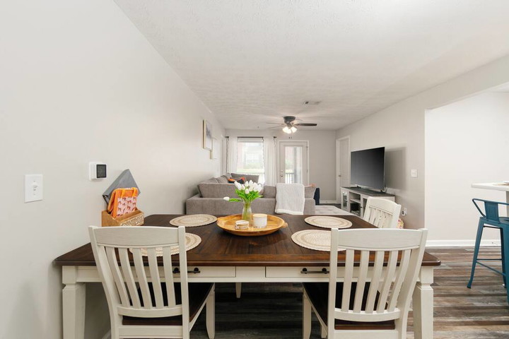 Vibrant Living Near Auburn University L 4br 4ba - Auburn, AL