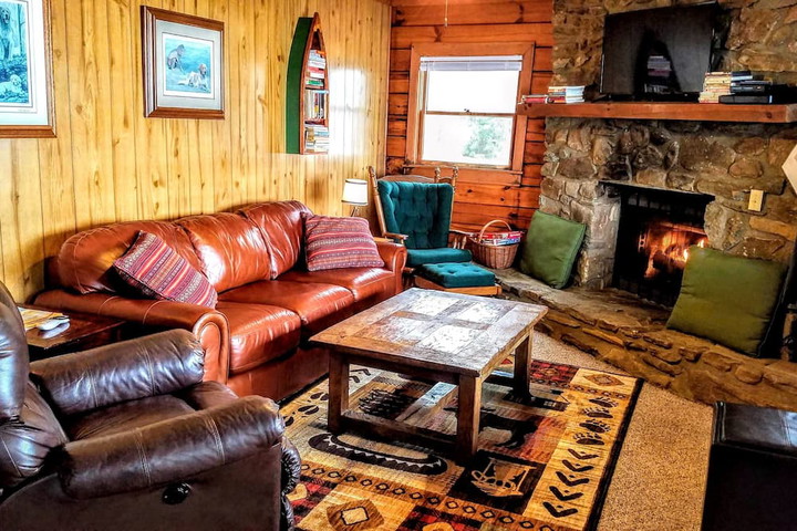 Stunning Views Year Round! Log Cabin, Hot Tub, Fireplace, Fire Pit, Private - Maggie Valley, NC