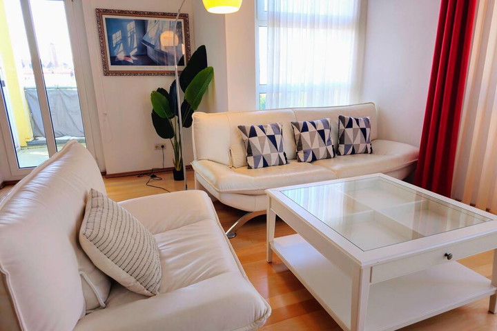 Apartment Stadtvilla 4 Zimmer, 2 Bäder, 130 Qm Mit Privater Terrasse, Balkon & Wlan - Rastede