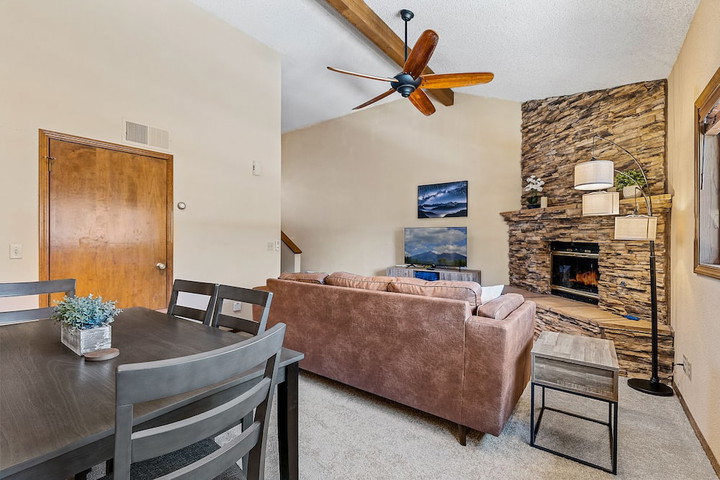 Contemporary Country Club Condo With Portable A/c's In The Bedrooms. - Flagstaff, AZ