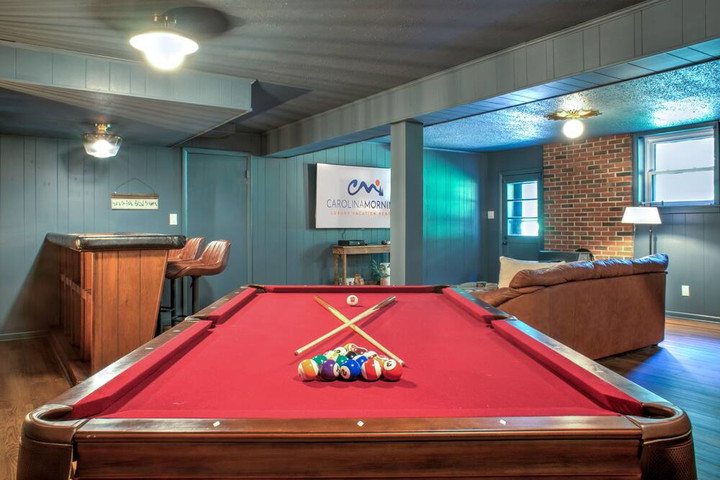 Hilltop Haven | Hot Tub, Huge Yard + Biltmore Pass | 8 Mins To Asheville - Asheville, NC
