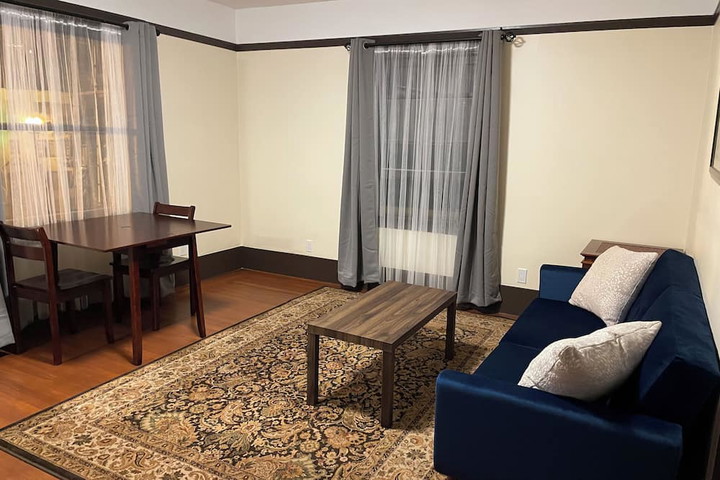 Spacious 1-bedroom In Oakland With Ac - Alameda, CA