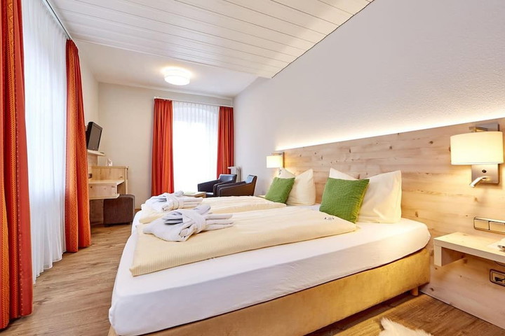 Doppelzimmer Superior - Carola Glas Gmbh - Oberammergau