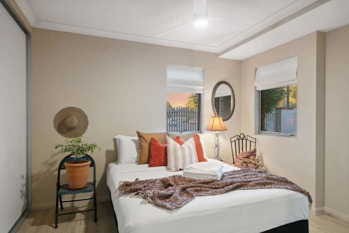 Terra De Sol | Terracotta Courtyard, Swan Valley -