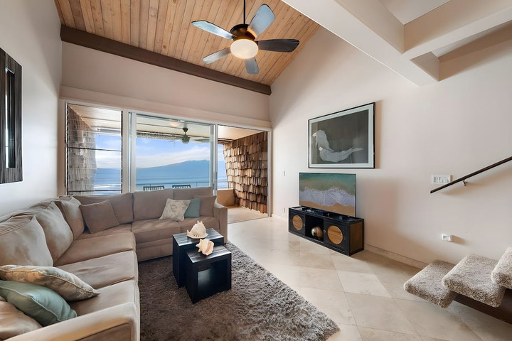 Kaanapali, Kulakane, Spacious 4 Br, Beachfront, Sleeps 14 - Maui, HI