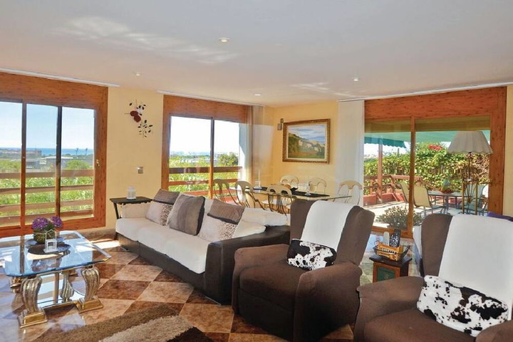 Fantástica Casa De Vacaciones , Gran Piscina Privada , Wifi Gratis - Calella