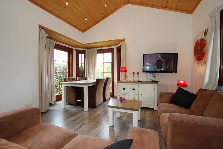 Chalet With An Open-plan Kitchen And Dishwasher - Brunssum