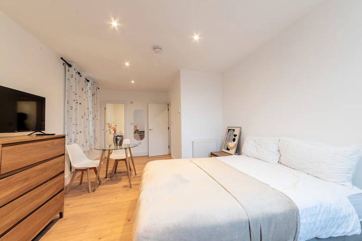 Central - Stay 2 - Near Transport - Paid Parking - Maidstone