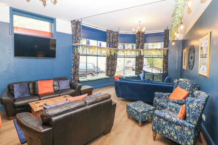 Blue Ron's, Pet Friendly, With Hot Tub In New Mills - Macclesfield, UK