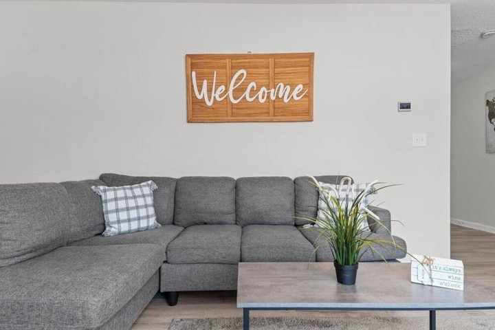 Cozy Updated Townhouse Near Convention District With A/c - Greenville, NC