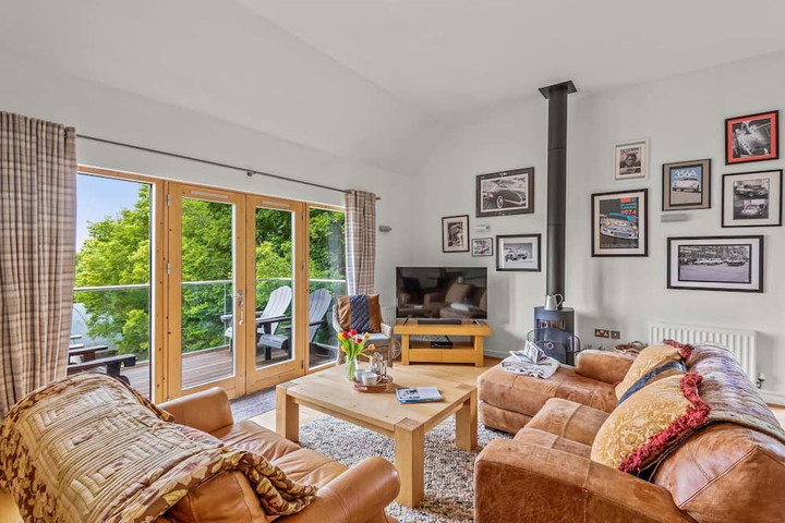 A Stunning Contemporary Cornish Home Boasting Superb Coastal Views, Swimming Pool & Sauna - Looe