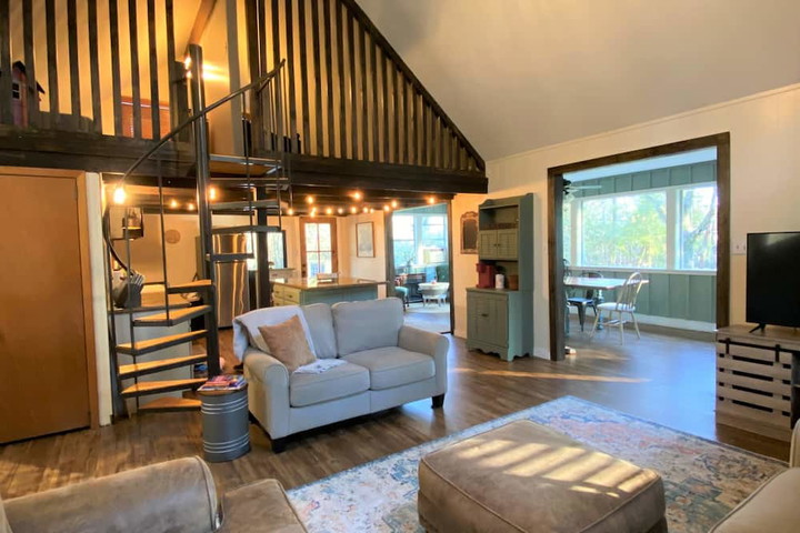 Private Cabin W Pool & Hot Tub On 14 Acres - 1 Hr From Houston - Cleveland, TX