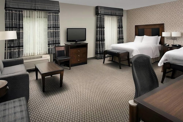 A Place You'll Surely Enjoy! 2 Relaxing Units, Indoor Pool, Free Breakfast! - Alabama
