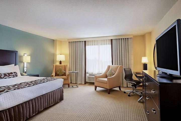 Best Value, Quality Stay! Relax By The Pool, Work Out In The Gym, And Dine Well - Atlanta, GA