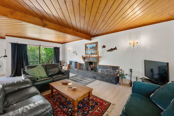 Lakeside Serenity - Taupo Holiday Home - Taupō