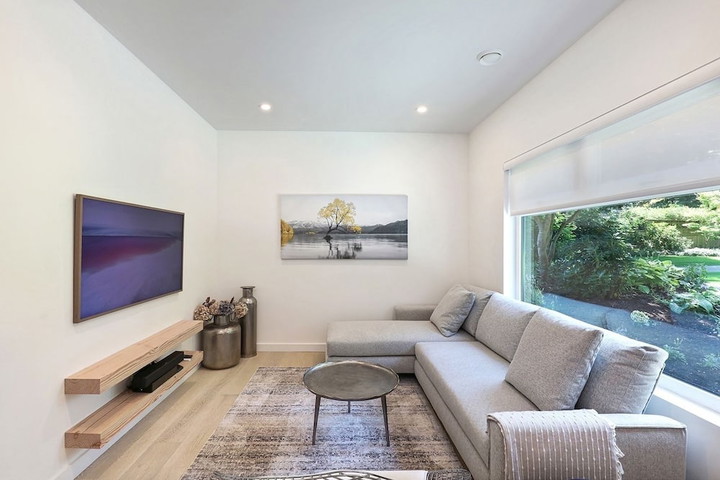 Modern 2br Oceanfront Apartment For Sun, Ski Or Mountain Biking! - Comox