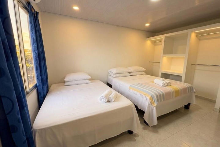 7 Colors Available / Ac / Airport Pickup - San Andrés