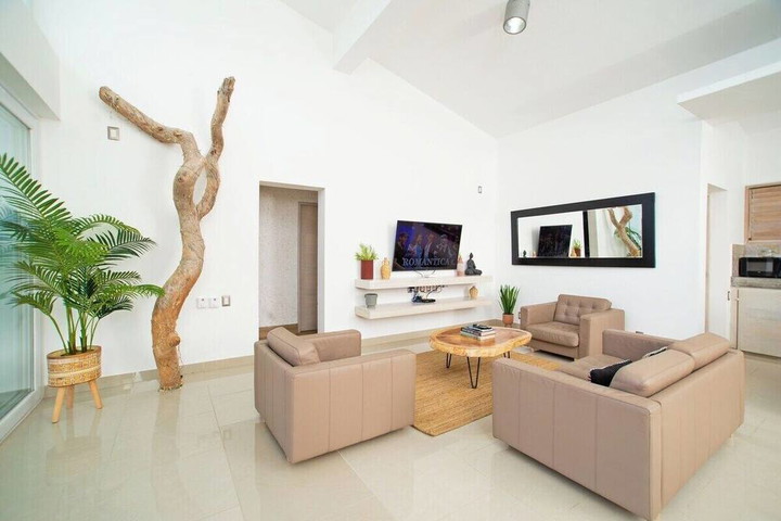 Villa With 2 Level Pool With Jet Tub - Cabarete