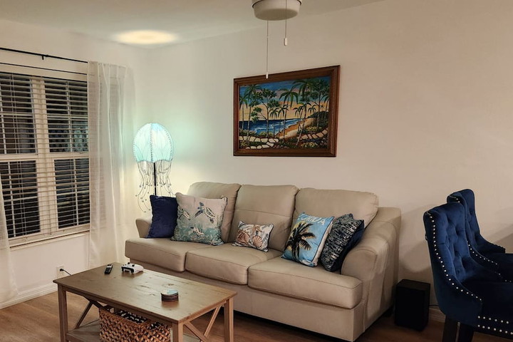Cute Coastal Cottage Close To Beach And Downtown Nightlife. - Stuart, FL