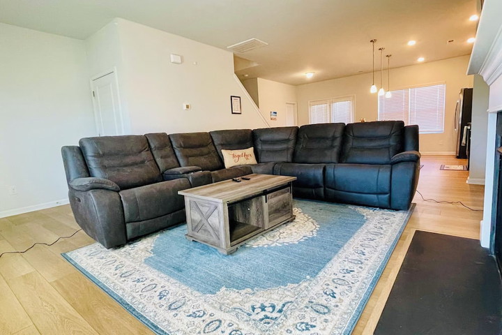 Spacious 5-bedroom House With Wifi And Ac In Charming Winston-salem - Winston-Salem, NC