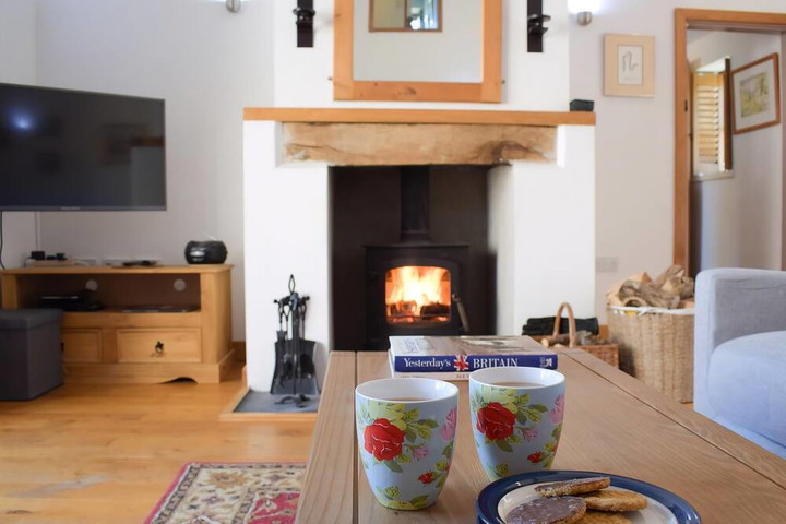 Take In The Gorgeous Views - A Rural, Relaxing Countryside Break Awaits You. - Llandeilo