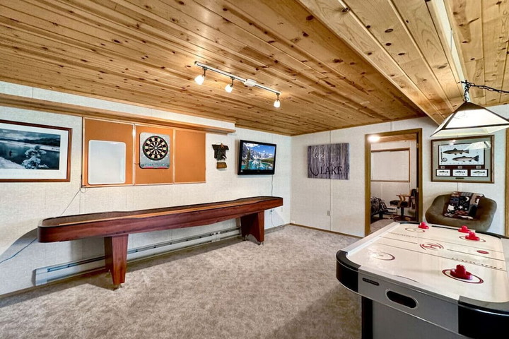 Rustic Cabin With Modern Comforts! - Cascade, ID