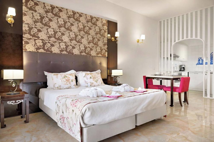 Group Getaway In Oura Beach! Four Sea View Units, Swimming Pools, Beachfront! - Albufeira