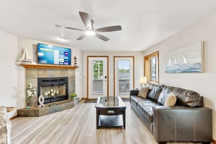 Ground Floor At Lighthouse Cove - Wisconsin