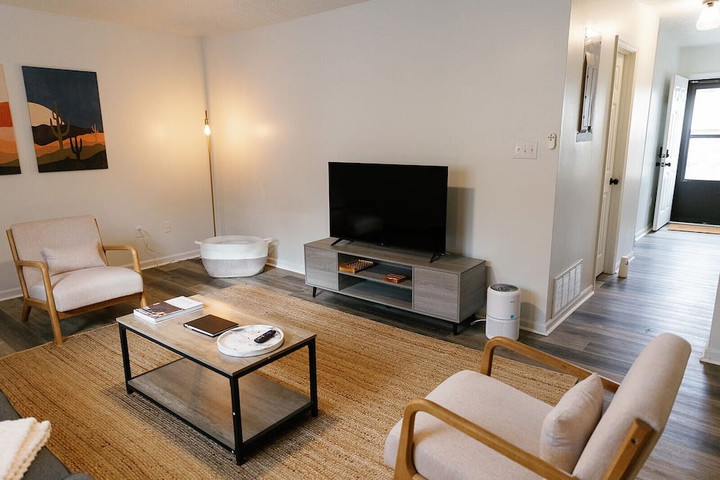 "Morning View 2" Cozy Modern Stay - College/hiking - Berea, KY