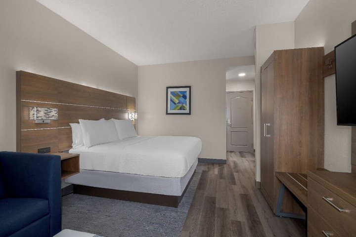 Modern Space W/ Access To Onsite Pool & Hot Tub | Free Parking & Breakfast - Conway, SC