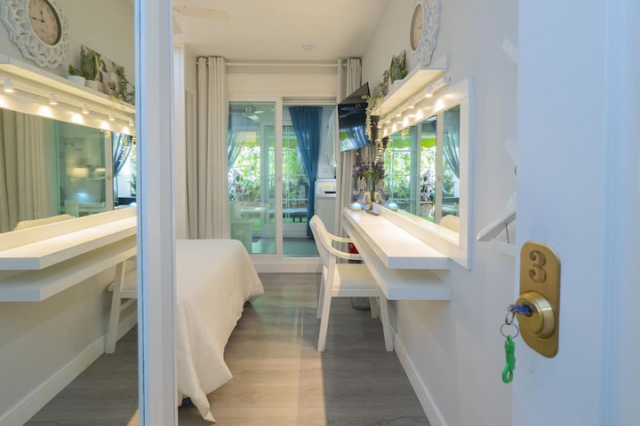 Cubos Poseidon Suites 3 & Pool For Adults / Room / Air Conditioning / Community Pool / Free Wifi - Benalmádena