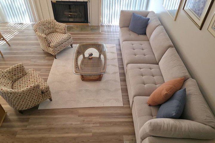 Harbor Cove 28 Beach & Pool Retreat: A Cozy 3br Condo In Scenic Harbor Springs - Petoskey, MI