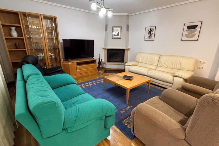 House For Groups And Families, Sleeps 11 People - Pampelune