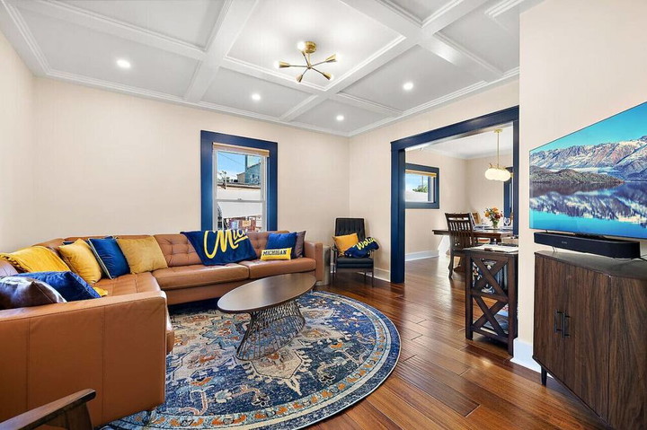 The Little Big House: 6-bed Home In Downtown A2 - Ann Arbor, MI