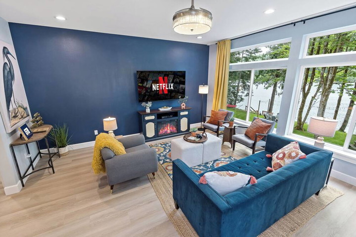 Lakefront-hot Tub, 2 Kitchens, Kayaks, Game Room - Bremerton, WA