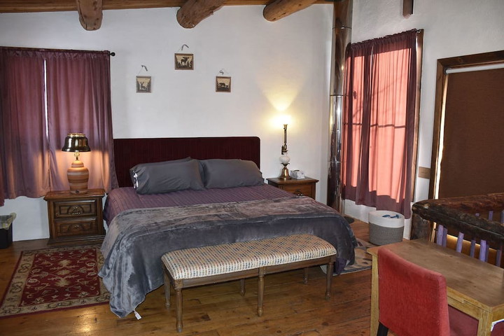 Paisible New Charme Mexicain. Lumière Naturelle. Bain à Remous, à Pied De Arroyo Seco! - Nouveau-Mexique