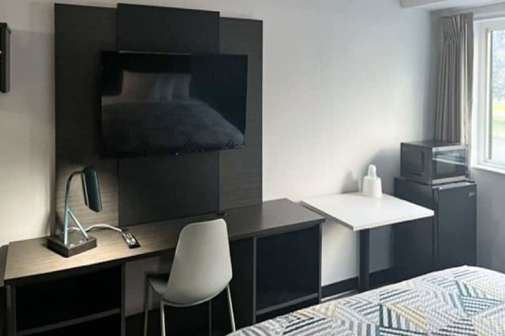 1 King Bed | Suite, Non-smoking, Micfridge - Syracuse, NY
