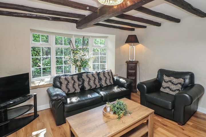 Lake Side Cottage, Pet Friendly, With A Garden In Wakefield - Wakefield