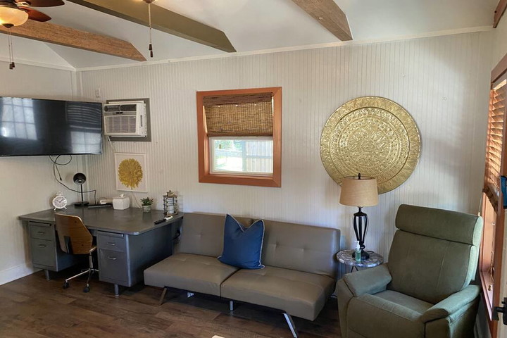 Contemporary Cottage In The Heart Of Mandeville - Covington, LA