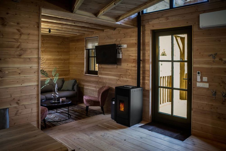 Unieke Overnachting Voor Echte 'Lovebirds' In Onze Boomhut! - Veghel