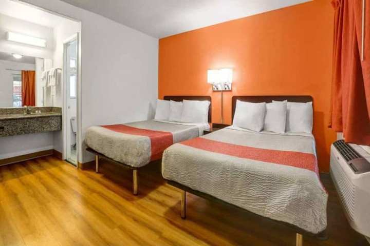 2 Full Beds | Non-smoking, Micfridge - Yuba City, CA