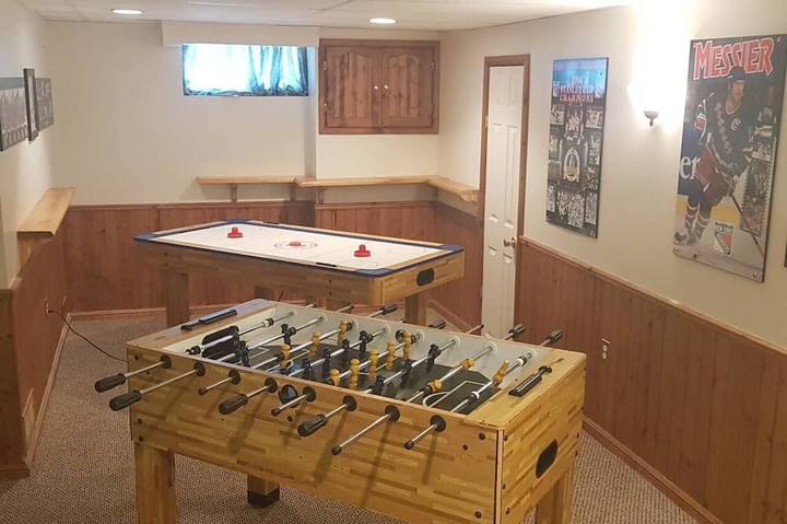 Sarnia's Man Cave - 3 Br/1 Ba House - Pet Friendly - Sarnia