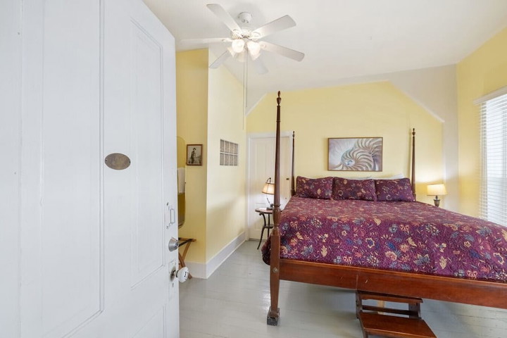 The Downtown Historic Island Hotel - Cedar Key, FL