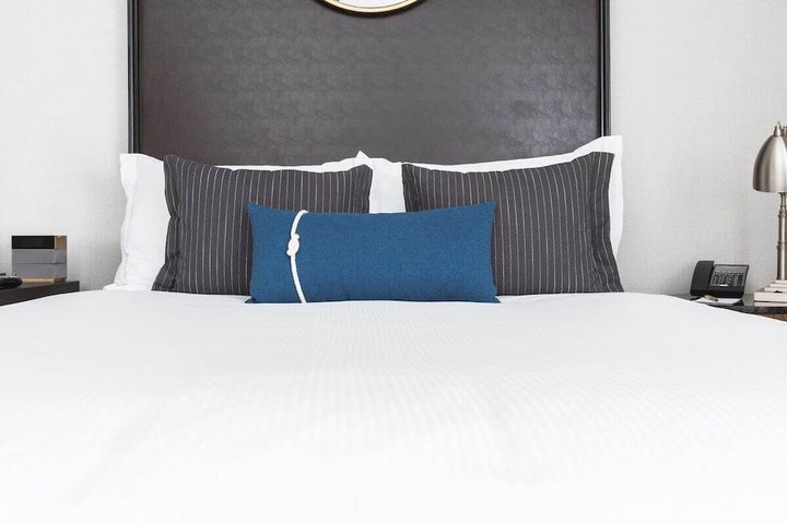 King Room With Direct Bay Bridge Views + Free Breakfast | 1 Mile To Oracle Park - San Francisco, CA
