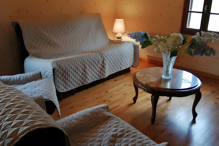Maison De Vacances « Gîte 5 Personnes à Madènes » à Chazelles - Saugues