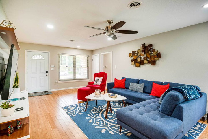 Spacious Yard: Pet-friendly Home In San Antonio! - San Antonio, TX