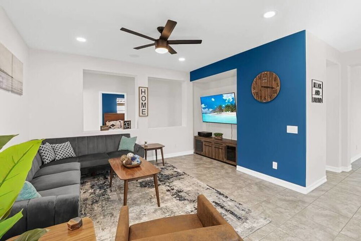 Luxe Gym & Game Room W/heated Salt Pool & Spa Fire Pit - Coachella, CA