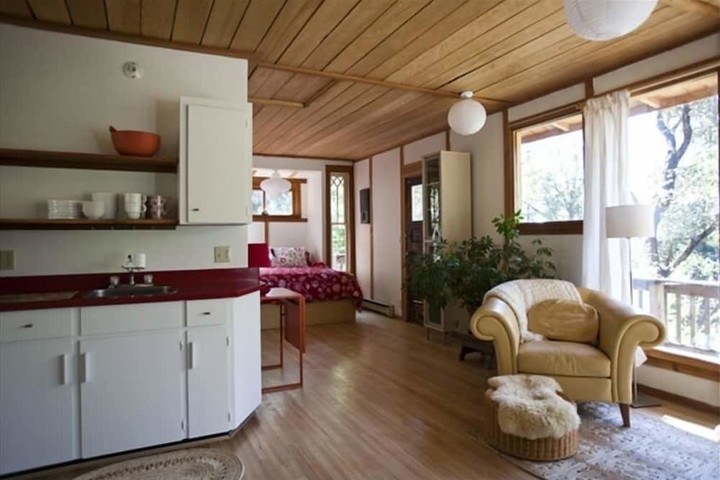 A Happy Nest Up In The Trees, Unique Salt Spring Cottage Close To Town - Vancouver Island